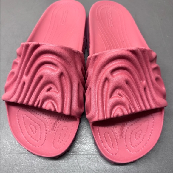 CROCS | Shoes | Crocs Vibrant Textured Slide Sandals | Poshmark